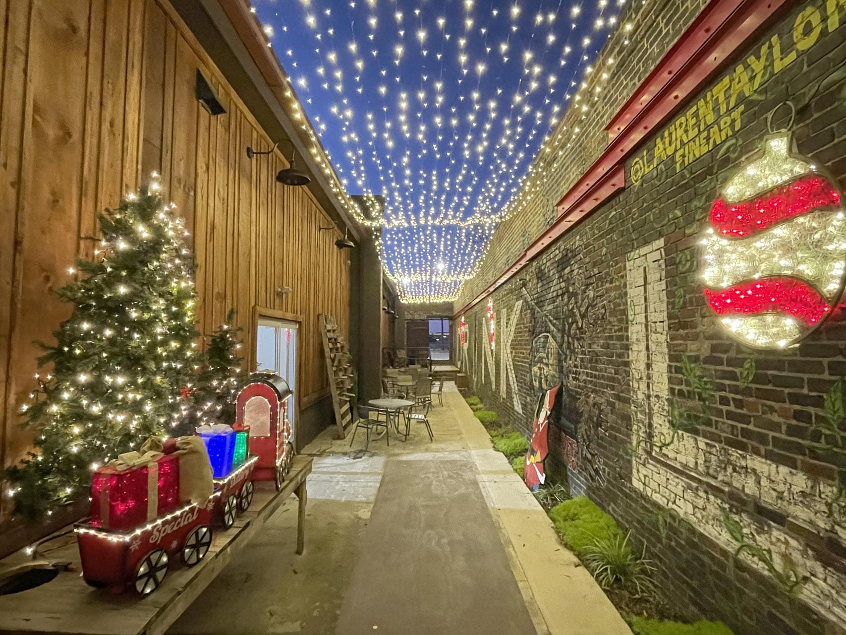 Walkways | ChristmasVille